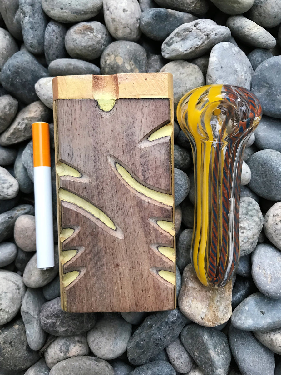 Best 4" Wood Dugout with Bat & 3" Glass Hand Pipe(Colors Vary)
